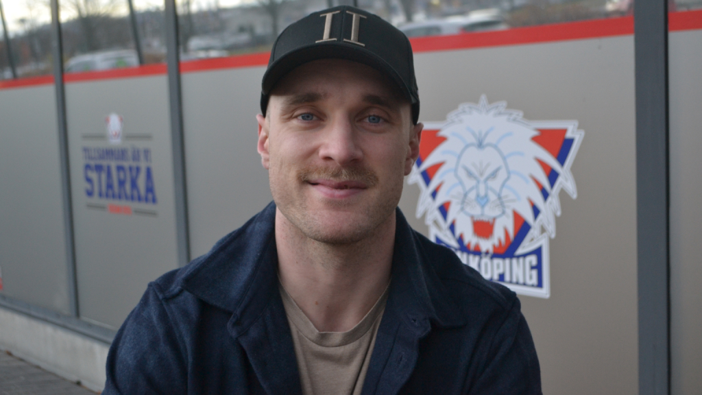 Patrick Russell om att spela OS med systern Emma: "Mycket hockey i familjen"